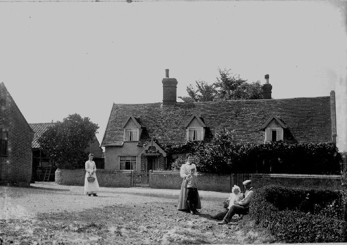 Tom Nokes – Photographer extraordinaire :: Forncetthistory